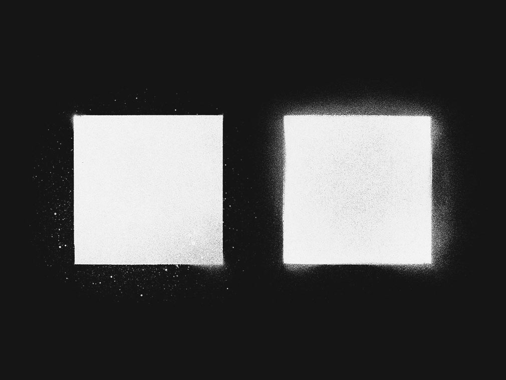 Spray Photo Overlay Mockup - GraphicsBunker